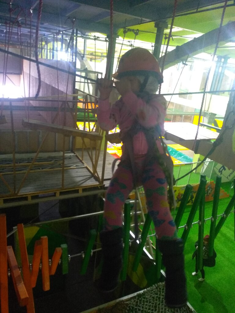 Trambolin merkezi Гравитация, Kurgan, foto