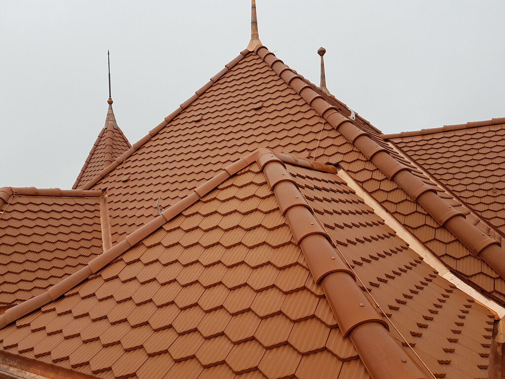 Çilingirler Huwiler AG Bedachungen-Gerüstbau-Spenglerei, Bern, foto