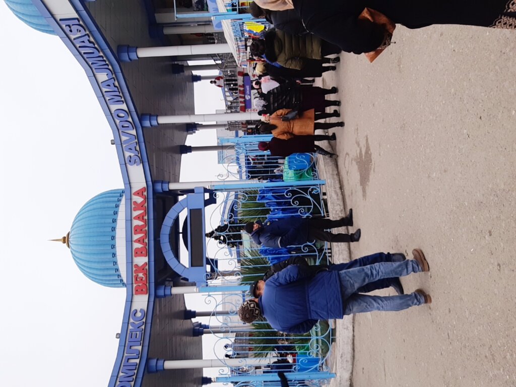 Giyim pazarı Unity Express BekBaraka, Taşkent eyaleti, foto