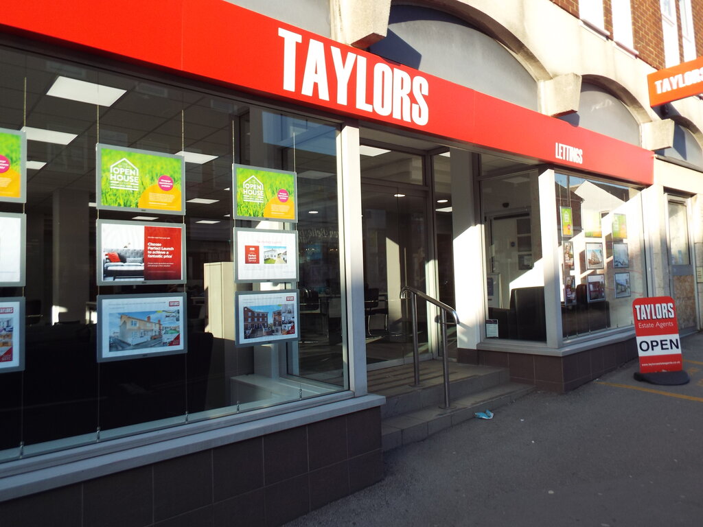 Arazi dizisi Taylors Sales and Letting Agents Swindon, Swindon, foto