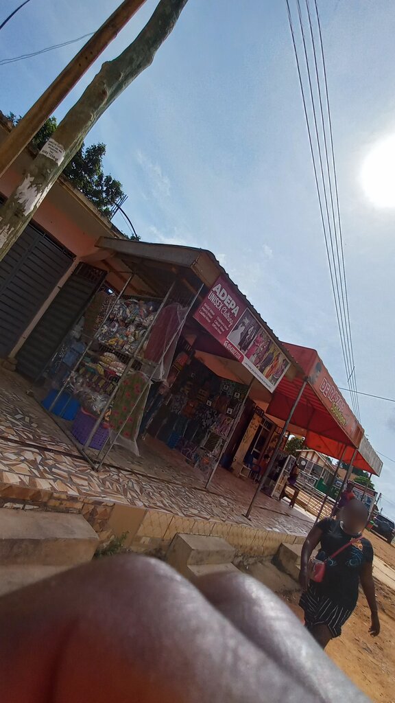 Giyim mağazası Adepa Unisex Clothing, Dünya, foto