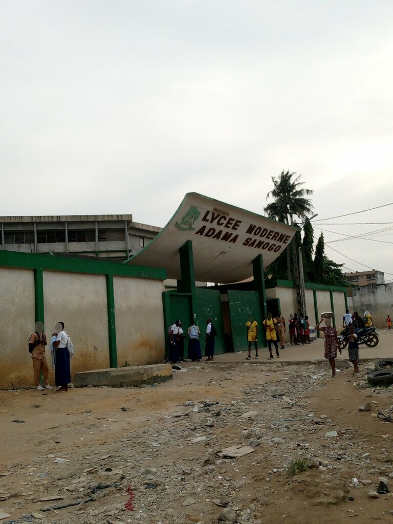 Ortaokul Adama Sanogo Modern High School, Abican, foto