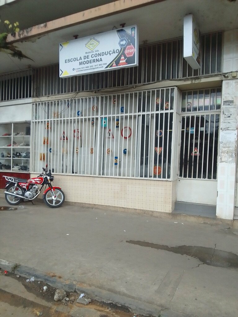 Sürücü kursları Escola de condução moderna, Loanda, foto