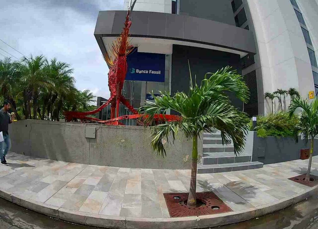 Banka Banco Fassil, Santa‑Krus, foto