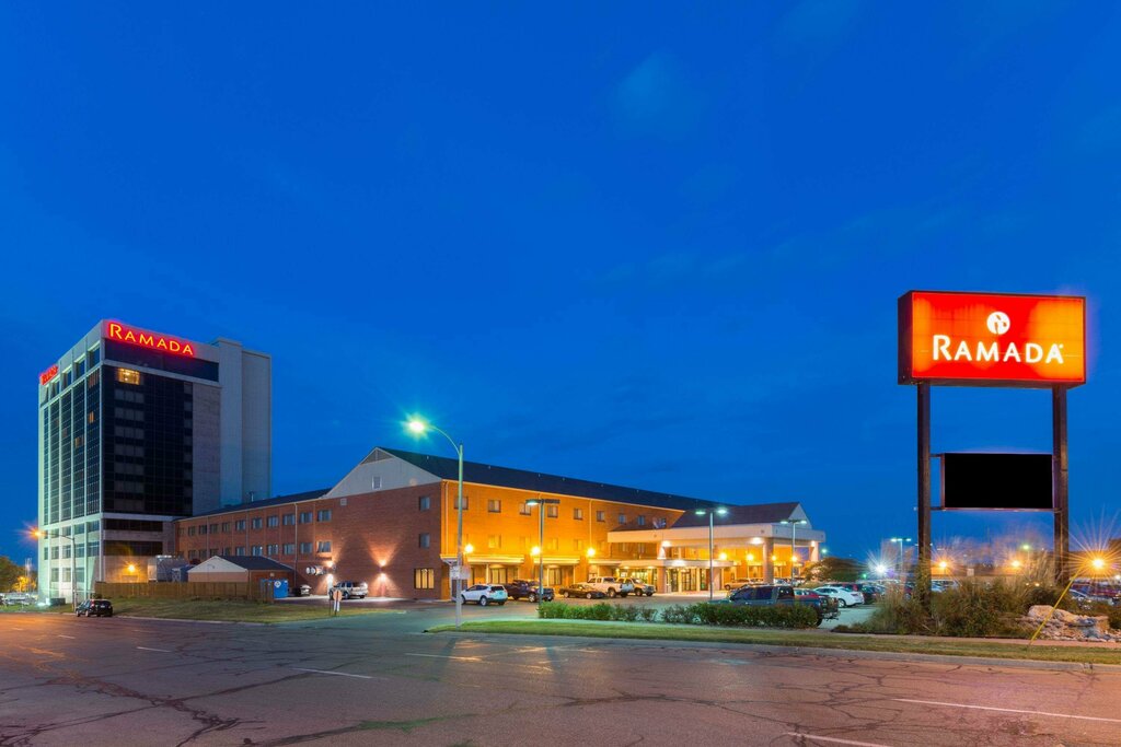 Otel Ramada by Wyndham Topeka Downtown Hotel & Convention Center, Topeka, foto