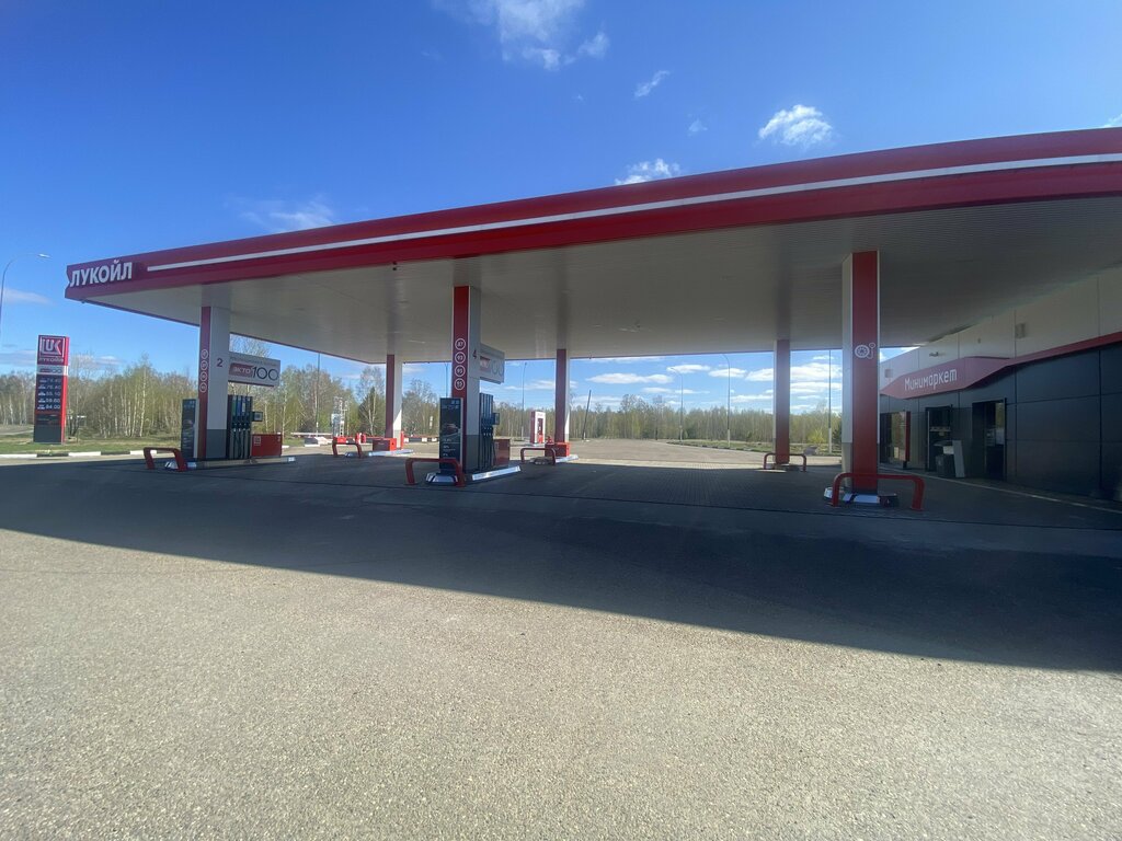 Benzin istasyonu Lukoil, Krasnoyarski krayı, foto
