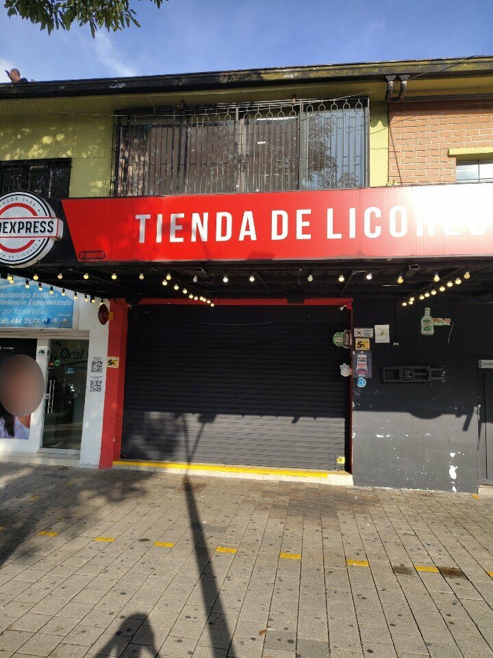 Alkollü içecekler Licoexpress Liquor Store, Medellin, foto