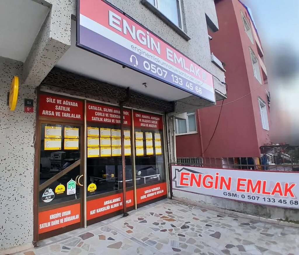 Emlak ofisi Engin Emlak, İstanbul, foto