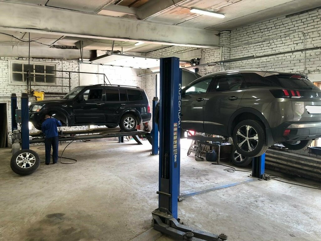 Otomobil servisi Auto Industrial, Kirishi, foto
