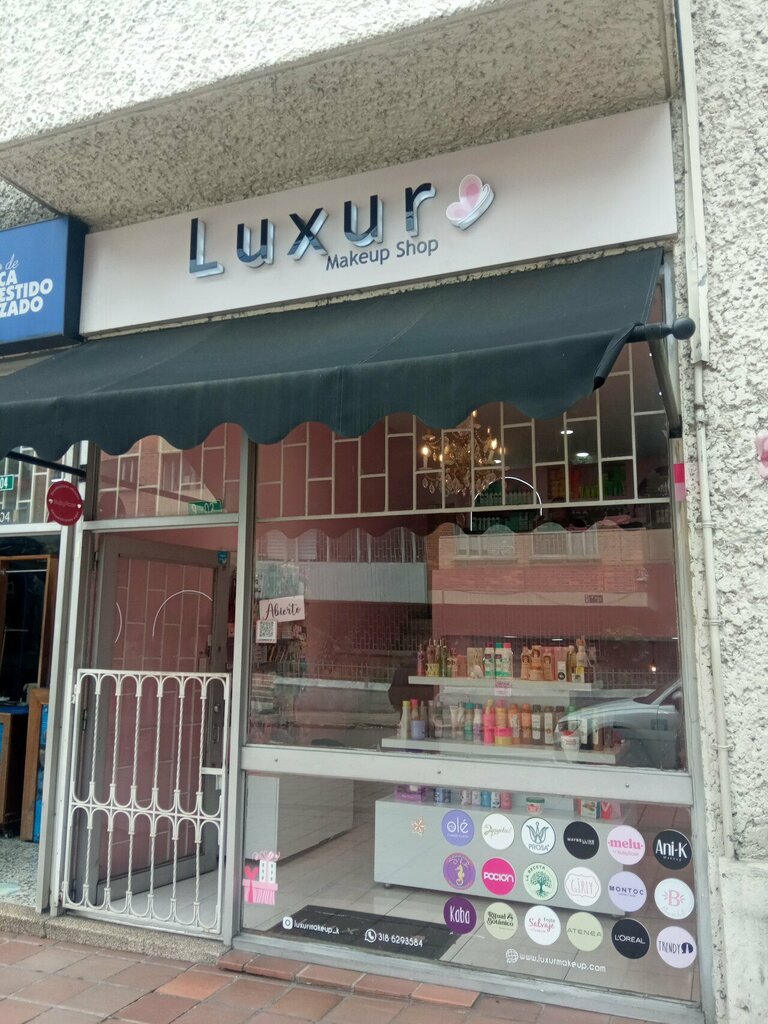 Kozmetik ve parfümeri mağazaları Luxur, Bogota, foto