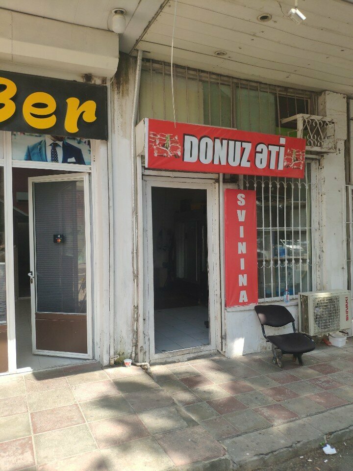Kasap, şarküteri Donuz əti, Bakü, foto