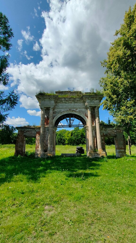Turistik yerler Vorontsova-Dashkova Estate, Gate, Kalujskaya oblastı, foto