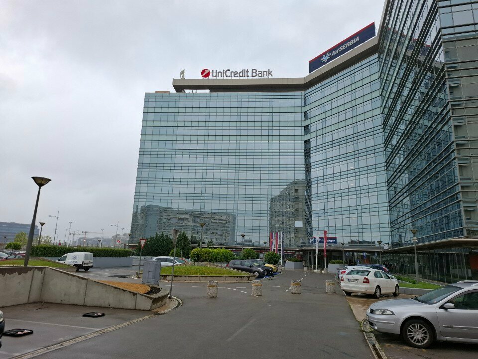 ATM'ler UniCredit Bank, Belgrad, foto
