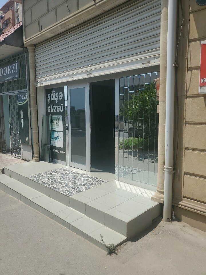 Cam ve cam ürün üreticisi Şüşə Güzgü, Bakü, foto