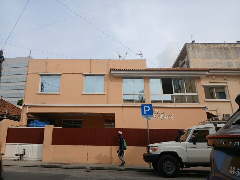 Tıp merkezleri ve klinikler Solar do Maculusso, Loanda, foto