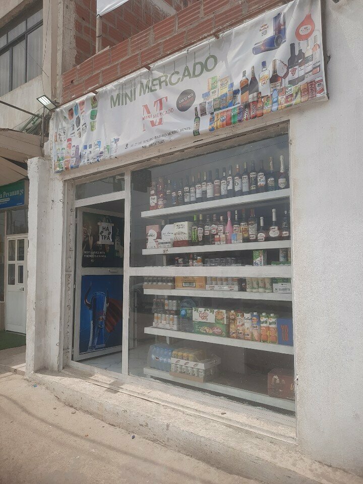 Büyük mağazalar Mini Mercado, Loanda, foto