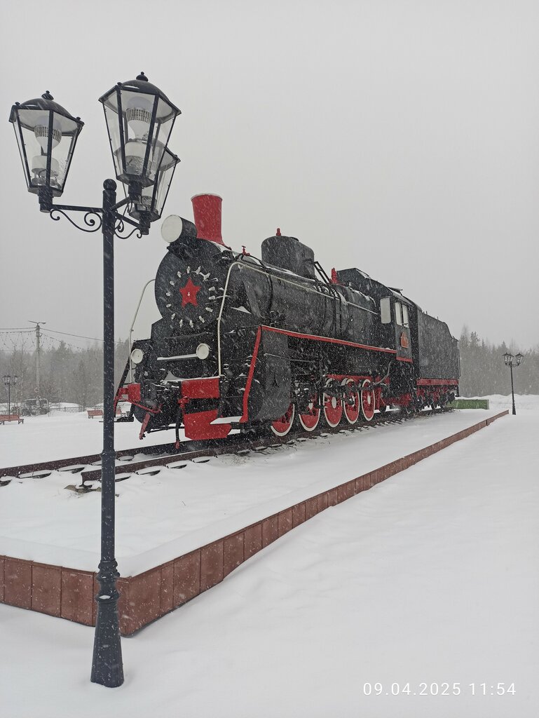 Teknoloji anıtı Паровоз Эр-761-83, Sosnogorsk, foto