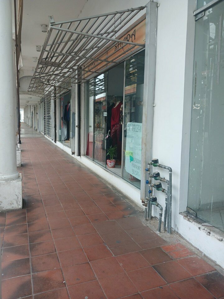 Dış giyim mağazası Shara Boutique, Santa‑Krus, foto