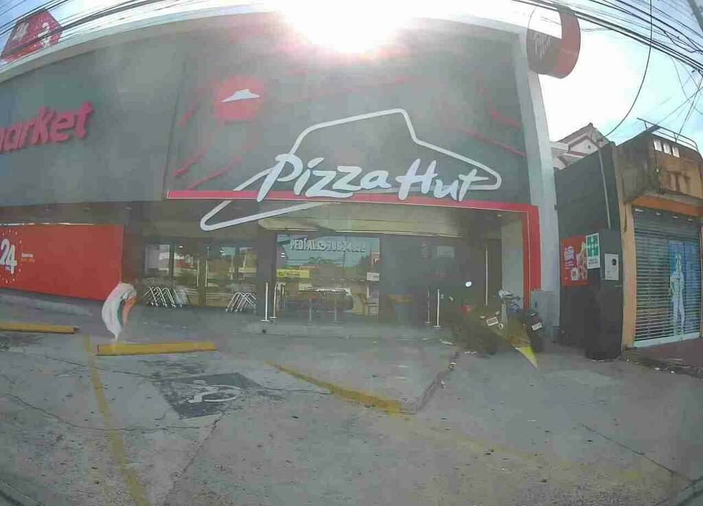 Pizzacılar Pizza Hut, Santa‑Krus, foto