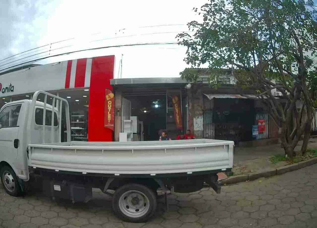 Ev temizlik ürünleri Home Goods Store, Santa‑Krus, foto