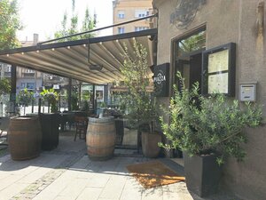 La Piazza (Milesevska Street No:54), restoran  Belgrad'dan