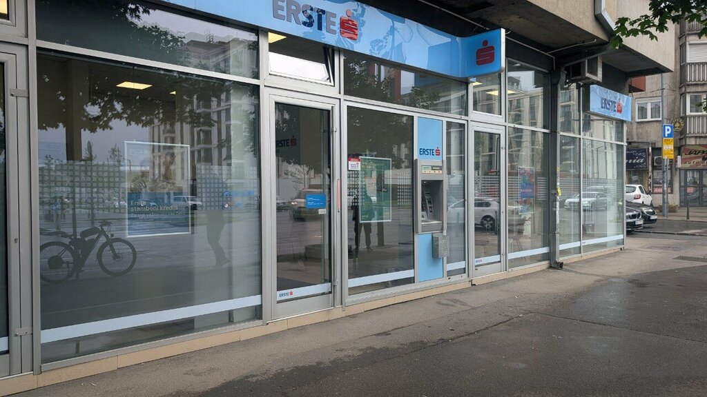 ATM'ler Erste bank, Belgrad, foto