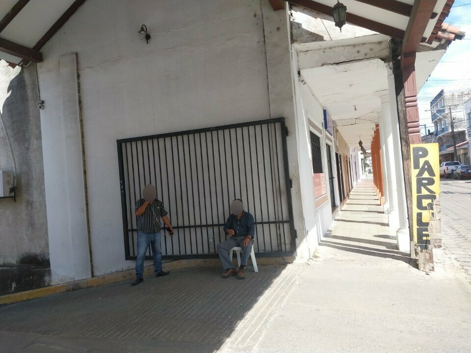 Otopark alanı Parqueo Público Bolivar, Santa‑Krus, foto