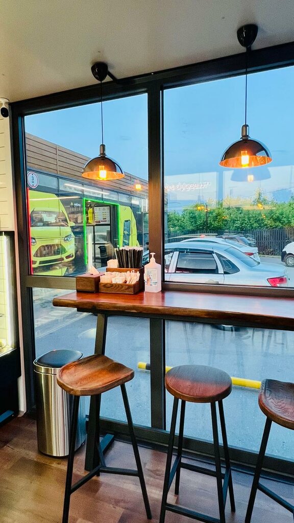 Kahve dükkanları Тэйк ми, Novosibirsk, foto