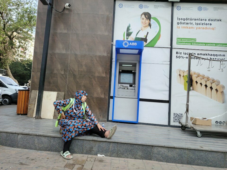 ATM'ler ABB ATM, Bakü, foto