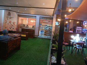 Rosewood Snackbar and Grill (Greater Accra Region, Kpone Katamanso), kafe  Dünya'dan
