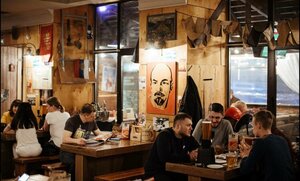 Ermolaev' Selsovet (ulitsa Krasnykh Zor No:31, Tyumen), bar  Tiumen'den