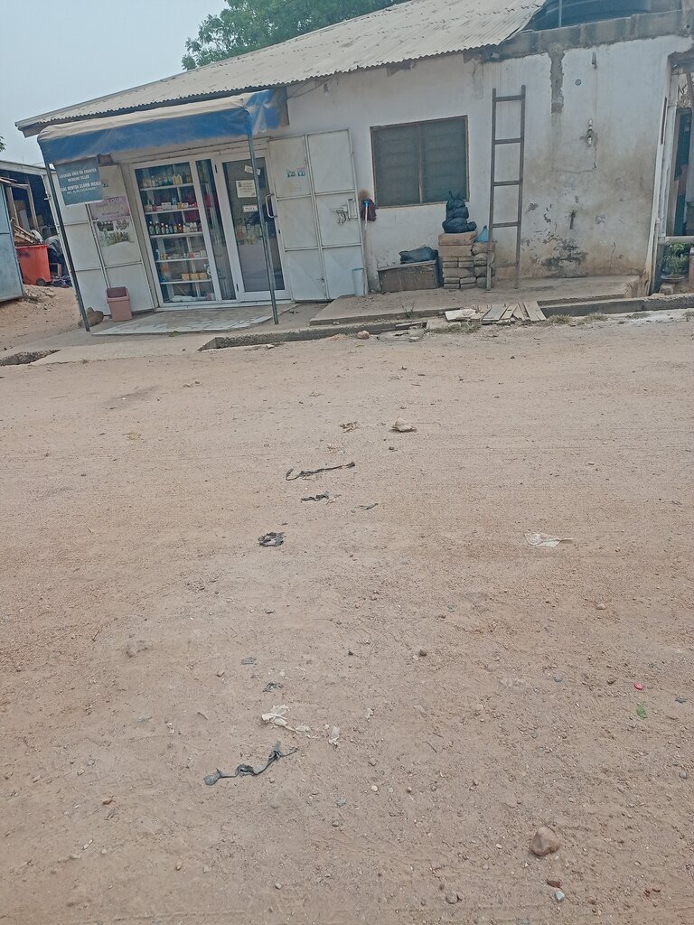 Eczaneler Isaac Newton Selorm, Akra, foto