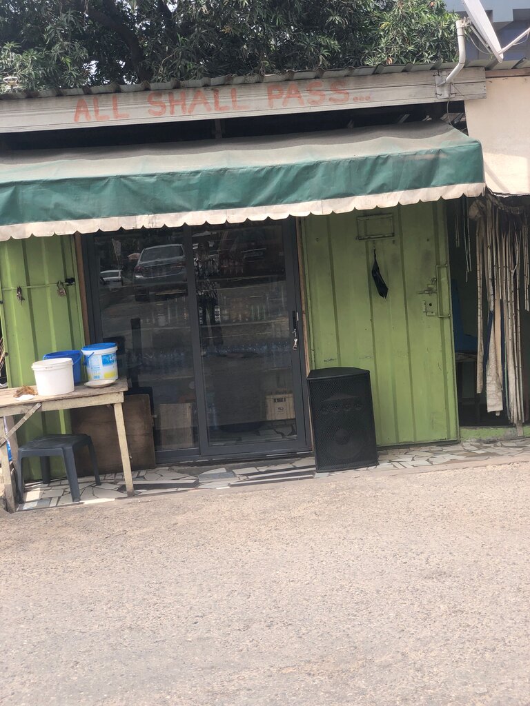 Bar All Shall Pass, Akra, foto