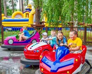 Полесье (Sverdlovsk Region, Polevskoy, Park kultury i otdykha), lunapark  Polevskoy'dan