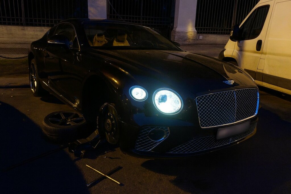 Oto lastik tamiri Tire service, Moskova, foto