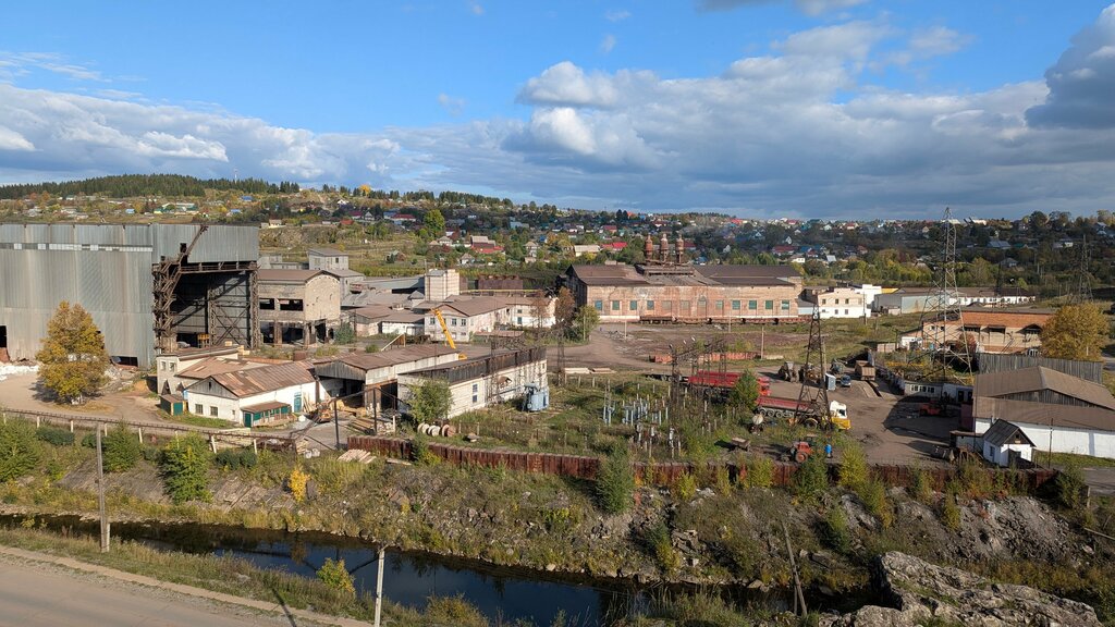 Turistik yerler Пашийский чугуноплавильный завод, Permski krayı, foto