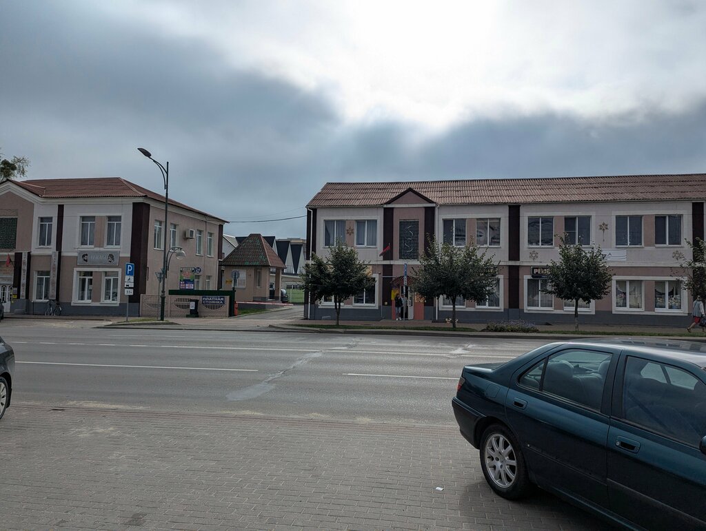 Otoparklar Parking lot, Berioza, foto