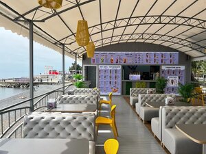 Chudesnaya semya (Парковая улица No:2А), kafe  Aluşta'dan
