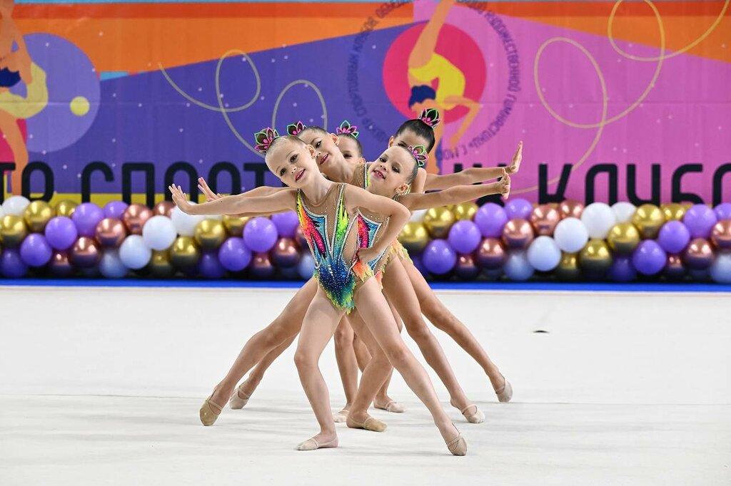 Spor kulüpleri Rhythmic Gymnastics Center Lokomotiv, Moskova ve Moskovskaya oblastı, foto