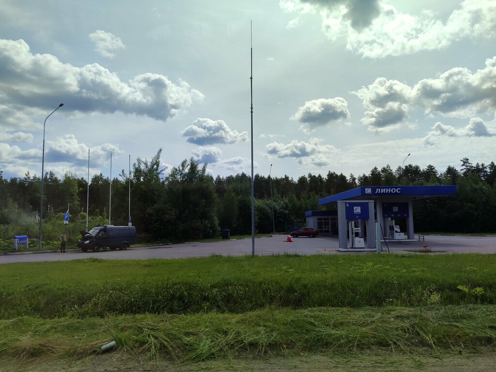 Benzin istasyonu Nord point, Saint‑Petersburg ve Leningradskaya oblastı, foto