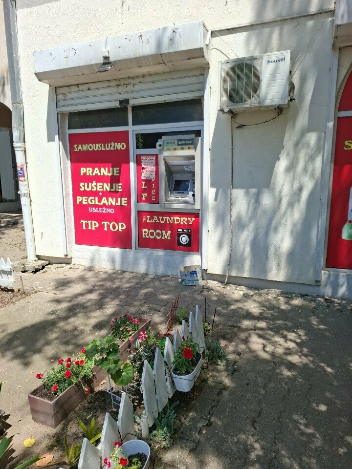 ATM'ler Erste Banka, Güney Backa İlçesi, foto