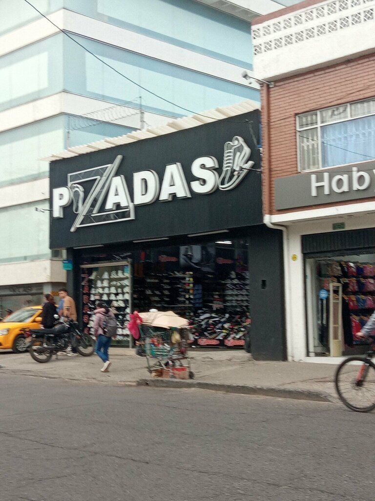 Ayakkabı mağazaları Pizadas, Bogota, foto