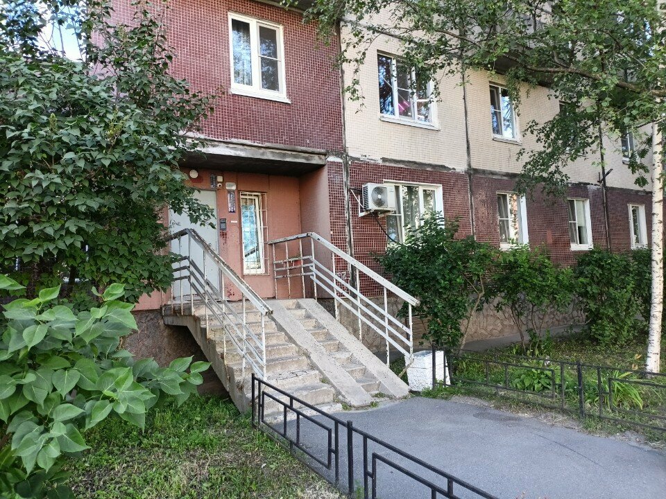 Bina, site yönetimi TSZh Dmitriya Ustinova 5, Saint‑Petersburg, foto