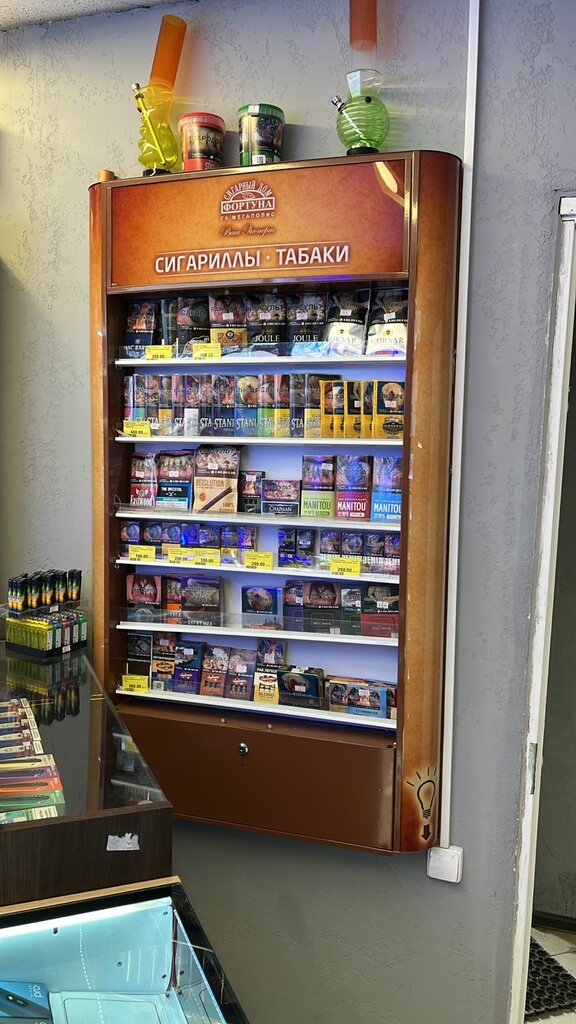 Tütün, sigara mağazaları Tobac&Co, Saint‑Petersburg, foto