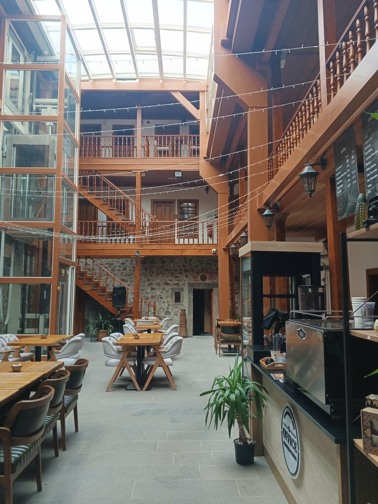 Otel Tarihi Kiliseli Tüccar Hanı, Gerede, foto