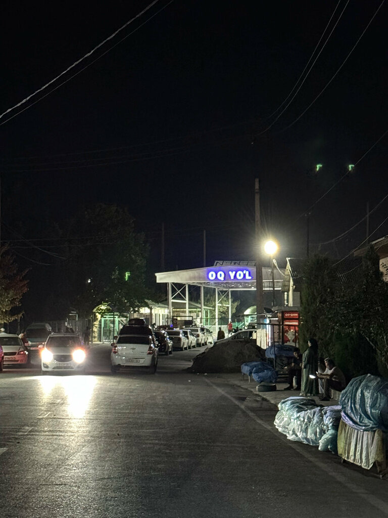 Sınır kapısı Rishton Bilateral Border Crossing, Fergana eyaleti, foto