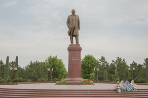 İslam A. Kerimov (Samarkand, Islam Karimov Park), anıt, heykel  Semerkant'tan