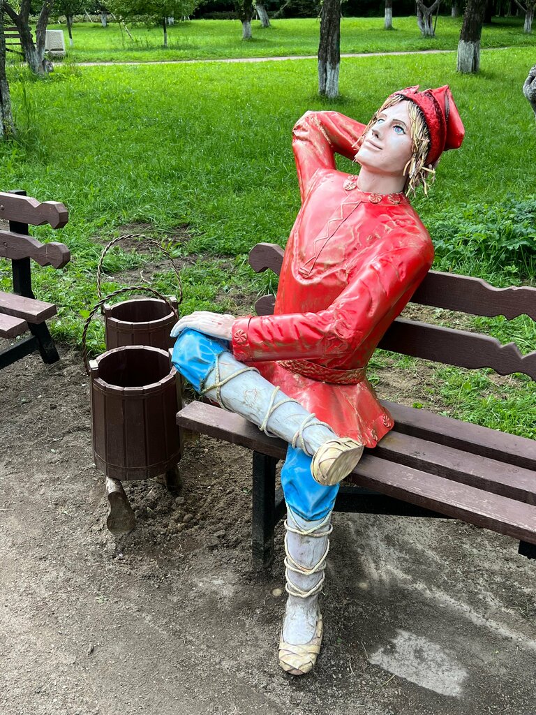 Park, sokak heykeli Емеля и щука, Zelenogorsk, foto