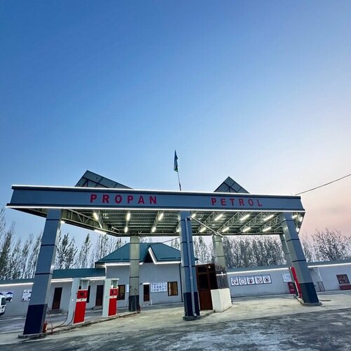 Otogaz dolum istasyonu Petrol, Nemengan eyaleti, foto