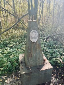 Руины железнодорожного вокзала станции Раяйоки (St. Petersburg, Kurortniy District, posyolok Beloostrov, istoricheskiy rayon Dyuny), unutulmaz olayların yeri  Saint‑Petersburg'dan